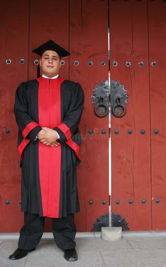 Graduado de la universidad imagen de archivo. Imagen de doctorado - 2086283