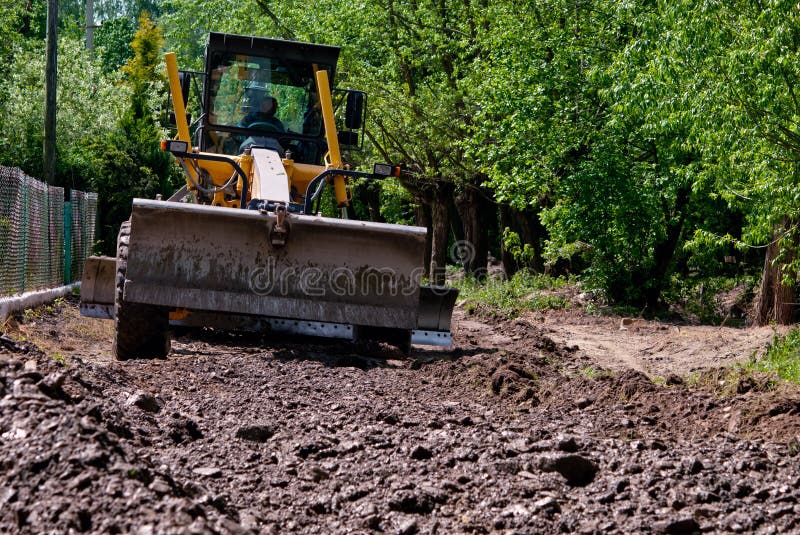 Graduador amarillo foto de archivo. Imagen de arbolado - 51172060