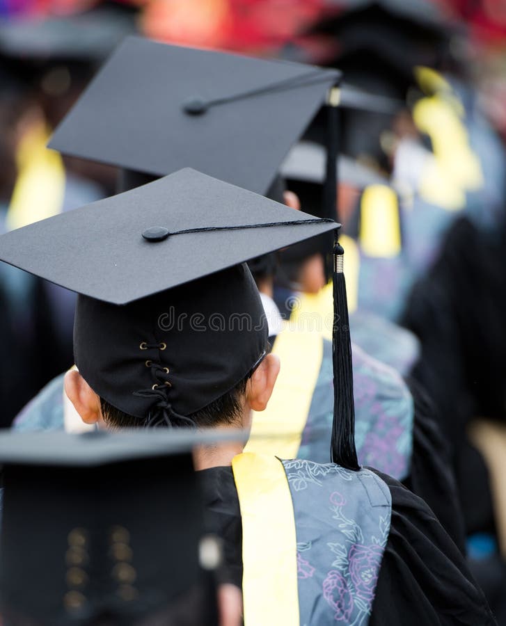 Graduados foto de archivo. Imagen de celebre, comienzo - 32531698
