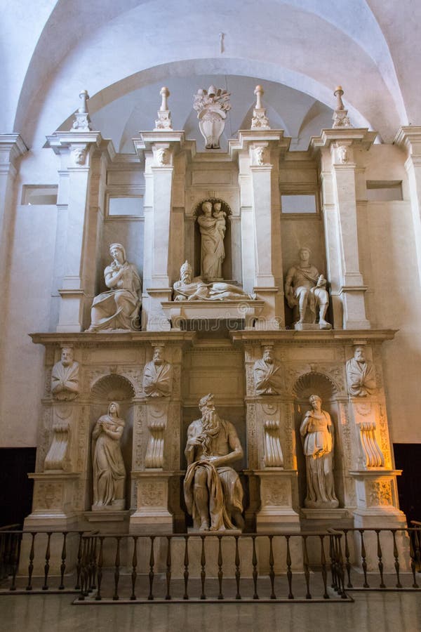 Graf van Paus Julius II stock foto. Image of steen, bestemmingen - 83003704