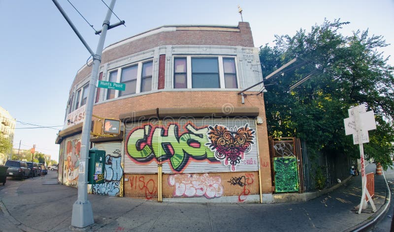 Graffiti in Bronx, NYC editorial photography. Image of graffiti - 335134107