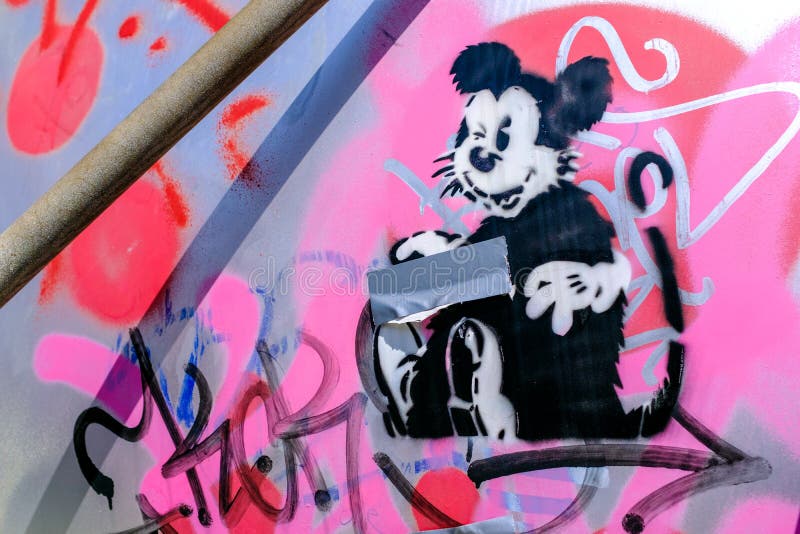 Graffiti de Mickey Mouse photo éditorial. Image du souris - 92920206
