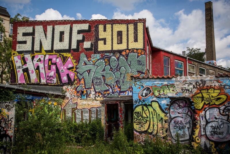 Microsoft Windows editorial stock photo. Image of gates - 15075958