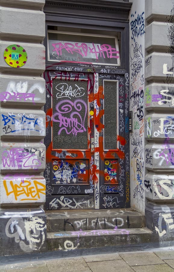 Graffiti in Hamburg redaktionelles stockfotografie. Bild von hamburg ...