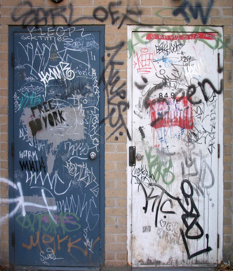 Kleurrijke graffiti redactionele stock afbeelding. Image of modern ...