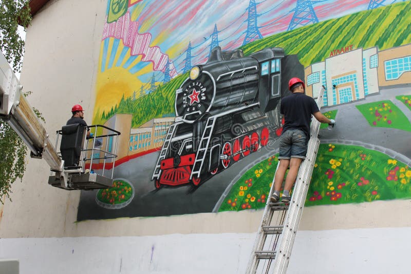 Graffiti on the Wall of a Building Editorial Photo - Image of graffiti ...