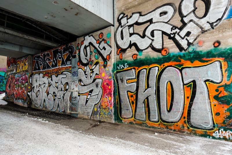 Graffiti Wall Under the Bridge Editorial Image - Image of colors, wall ...