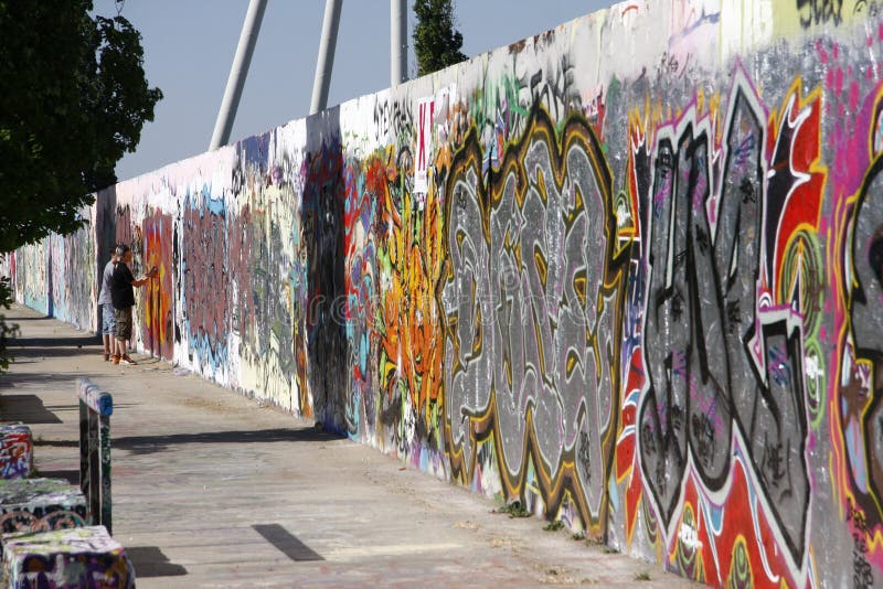 Graffity editorial photography. Image of april, berg - 50605532