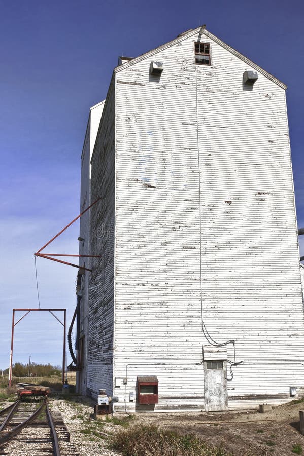 Old Prairie Grain Elevator stock photo. Image of saskatchewan - 10038126