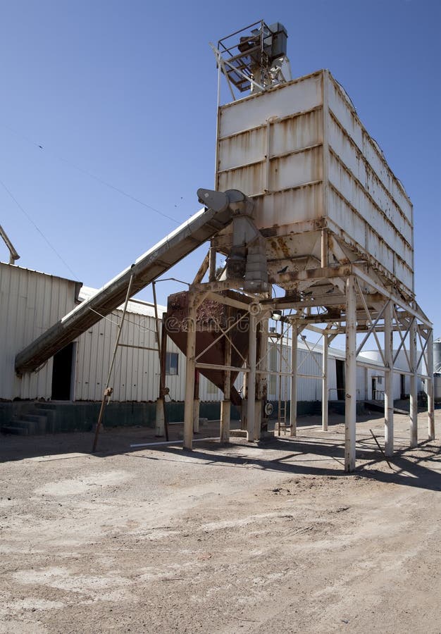Grain loading equipment stock image. Image of farming - 13827767