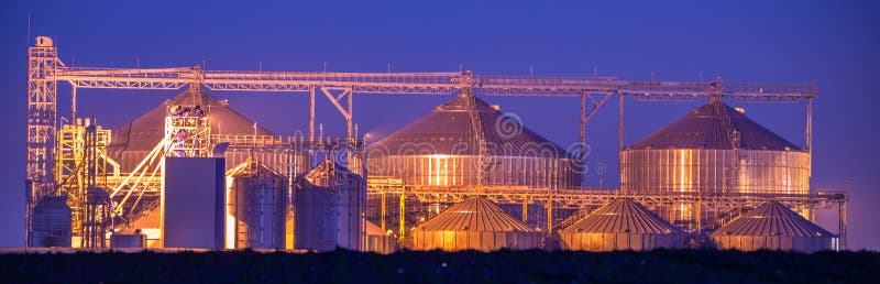 Grain Silo Tower: Crop Storage Elevator Stock Image - Image of granary ...