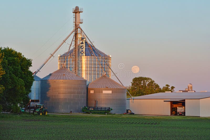 Grain Storage Bins 3 editorial photography. Image of farming - 41626627