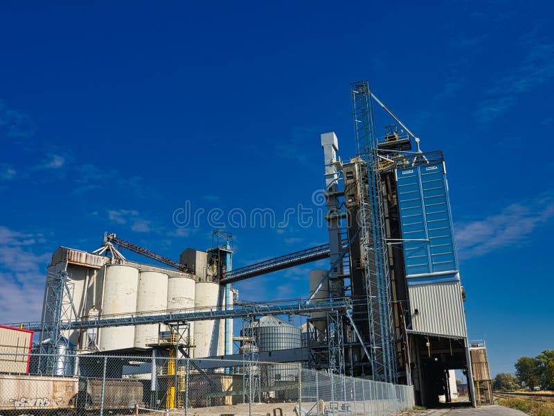 Grain Storage Bins 3 editorial photography. Image of farming - 41626627