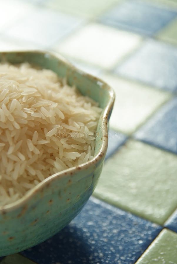 Graine De Riz Dans Une Cuvette Verte Photo stock - Image du vert ...