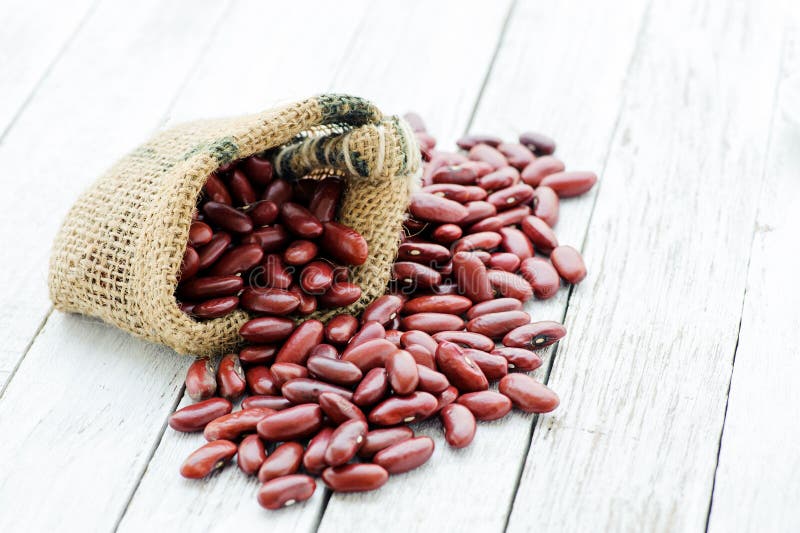 Graine Rouge De Haricot Nain Photo stock - Image du végétarien, rein ...
