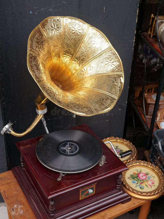 Gramofone antigo foto editorial. Imagem de gramofone - 81446876