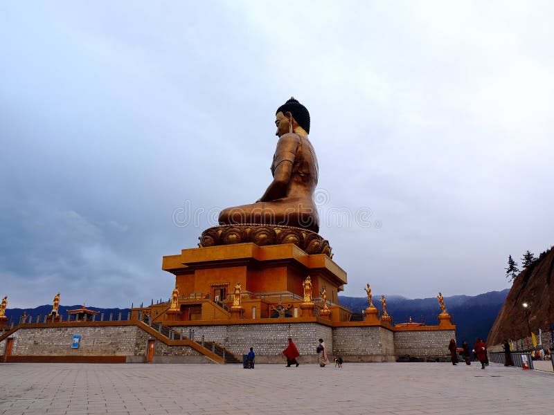 Gran Buda Dordenma, Timbu, Bhután Imagen de archivo - Imagen de ...