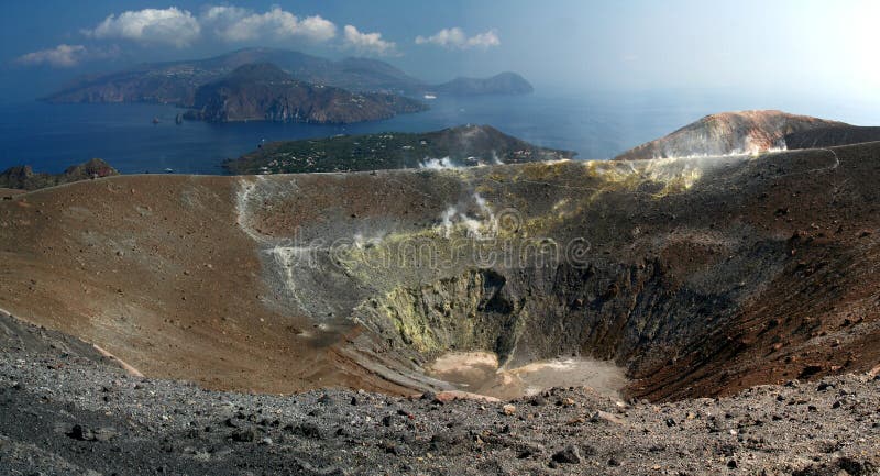 Vulcano Insel - Sizilien stockfoto. Bild von szenisch - 15393420