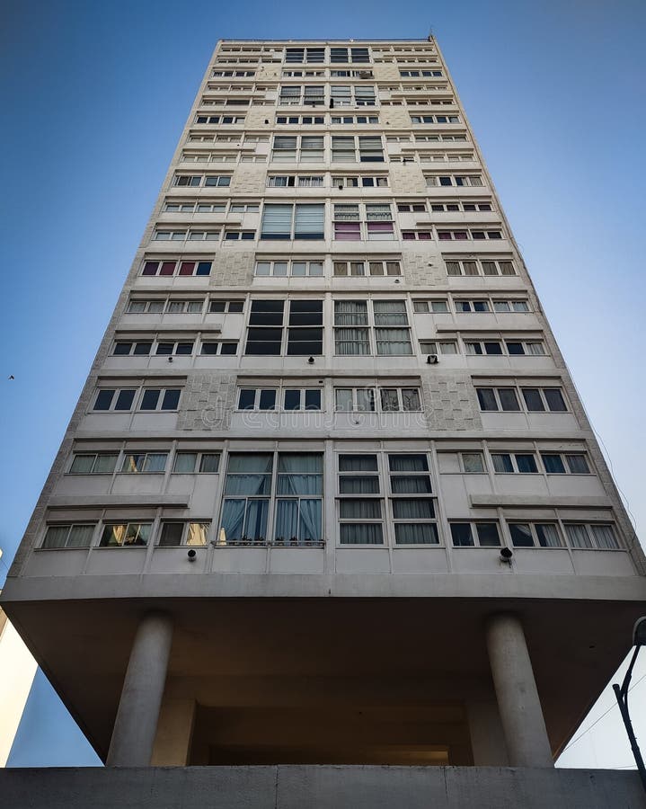 Gran Edificio Mar Del Plata Imagen de archivo - Imagen de marcha, rascacielos: 307957925