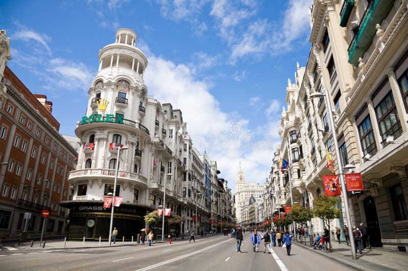 Gran madrid через редакционное стоковое фото. изображение насчитывающей ...