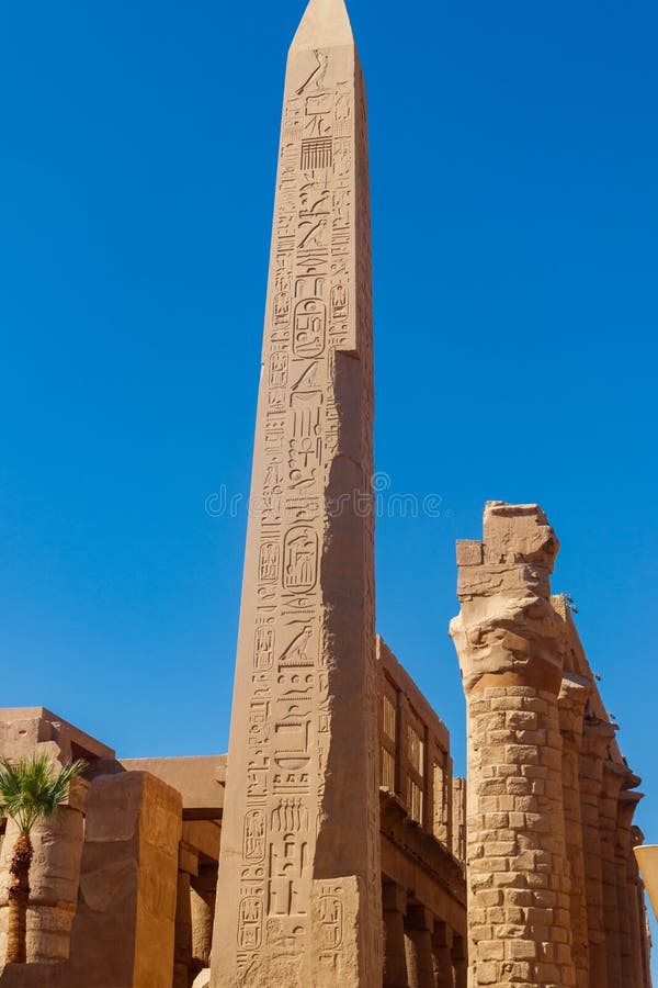 Obelisco Grande En El Templo De Karnak En Luxor, Egipto Imagen de ...
