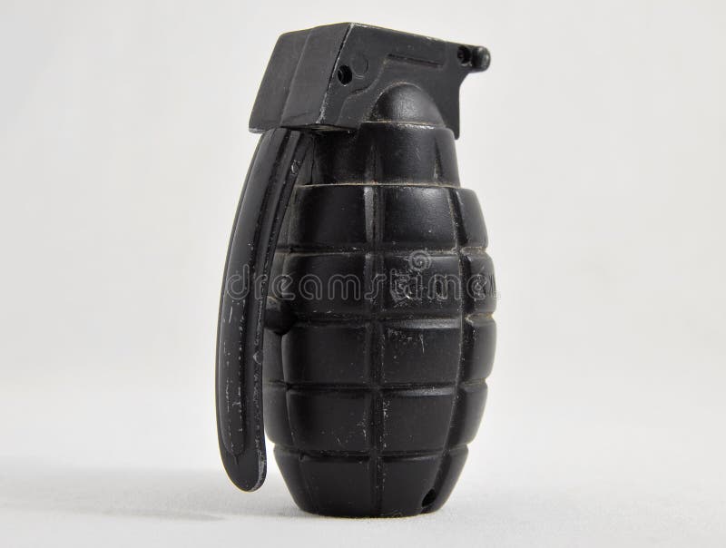 Granada de mano negra imagen de archivo. Imagen de verde - 245118455
