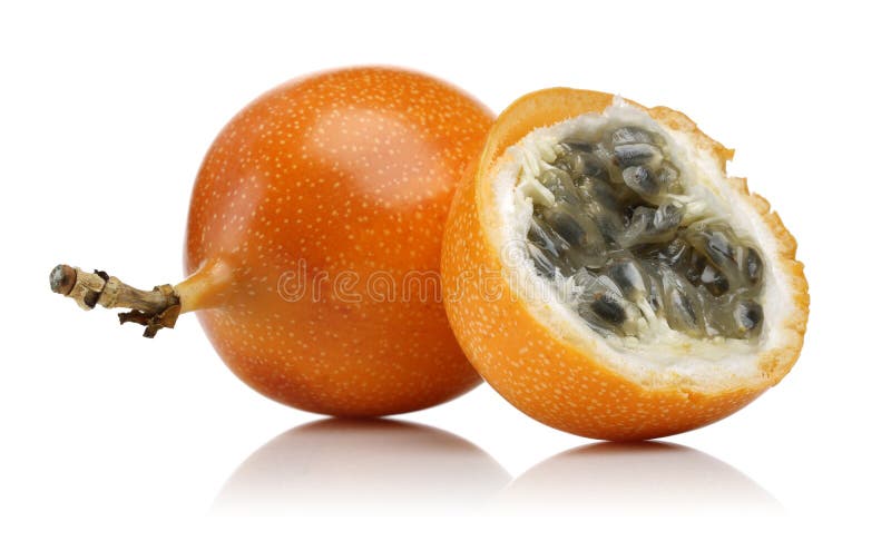 Granadilla Fresca En El Fondo Blanco Foto de archivo - Imagen de color ...