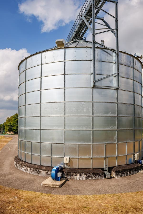 Granary Elevator with Silos on Agro-processing and Manufacturing Plant ...
