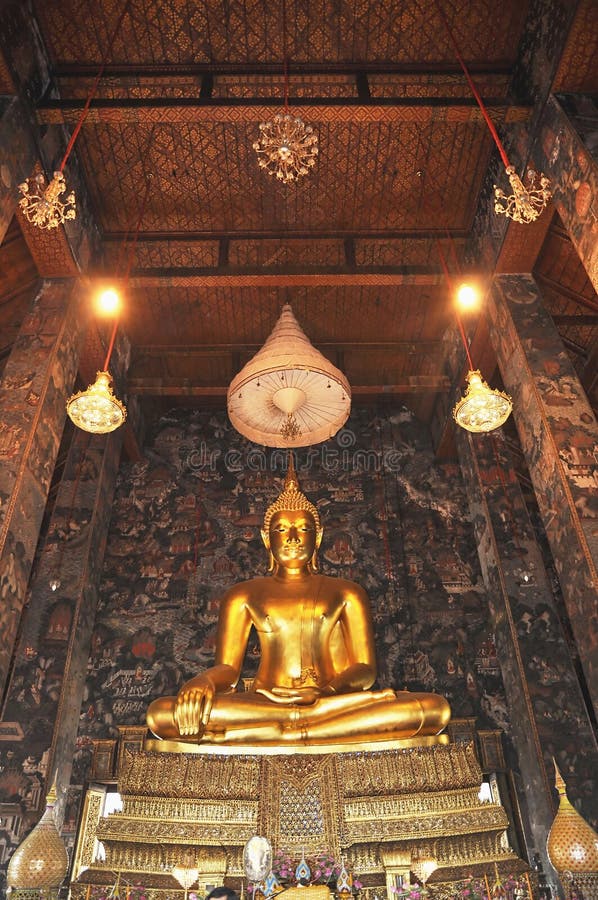 Gold Buddha Grand Hall stock photo. Image of cast, fine - 13083402
