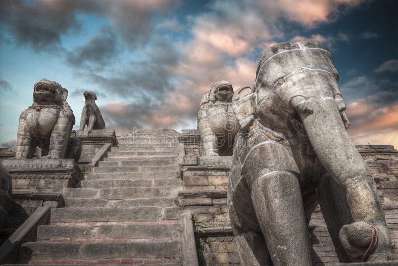 Grand Dos De Durbar Dans Bhaktapur Image stock - Image du communauté ...