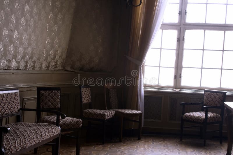 Grand hall riche image stock. Image du grand, cinq, table - 37430363