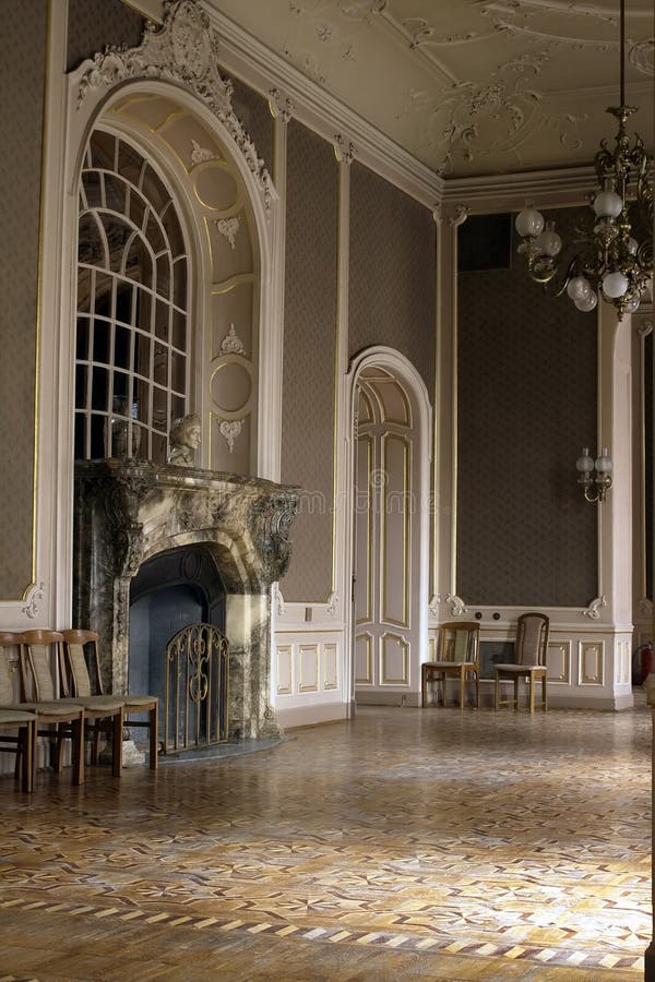 Grand hall riche de grille photo stock. Image du hôtel - 37430310
