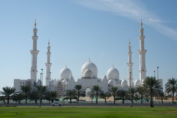 Grand Mosque abu Dhabi stock photo. Image of mosque, building - 3848180