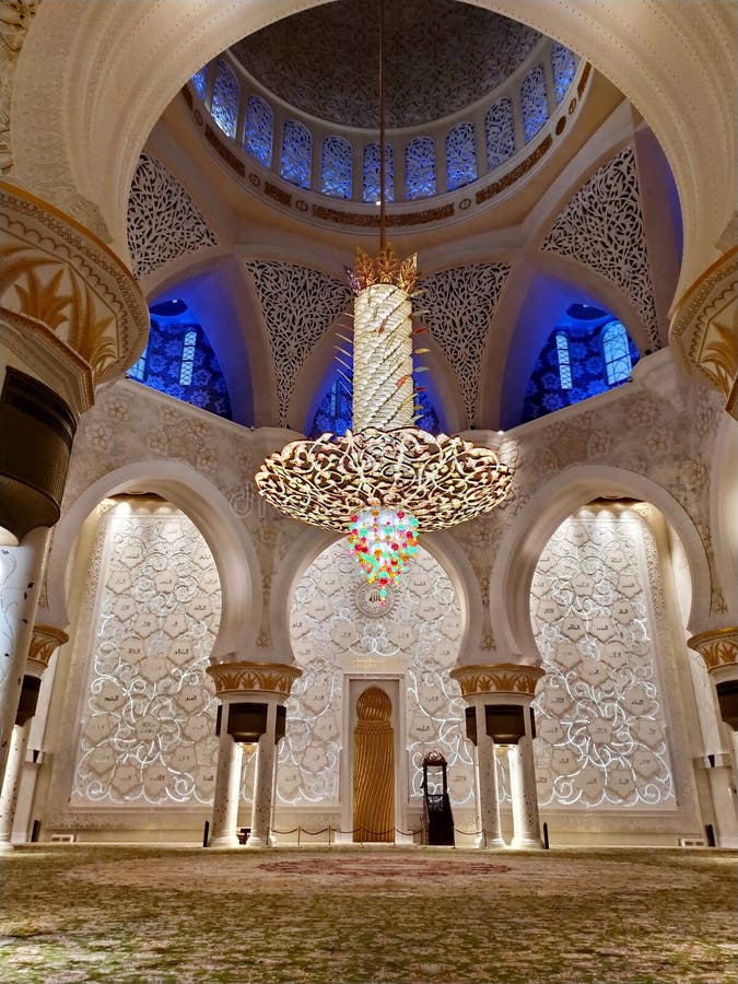 Grand Mosque Light inside editorial photography. Image of symmetry ...