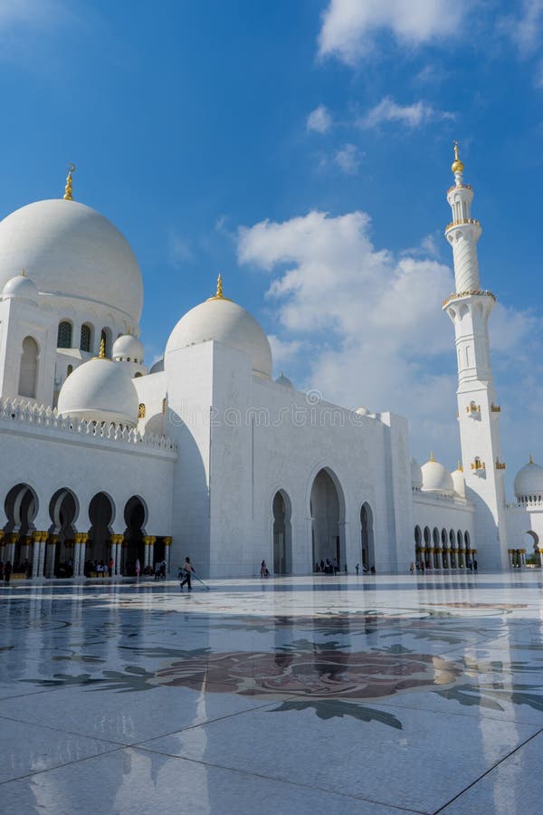 Grand Mosque Sheikh Al Zayed in Abu Dhabi Stock Image - Image of dhabi ...