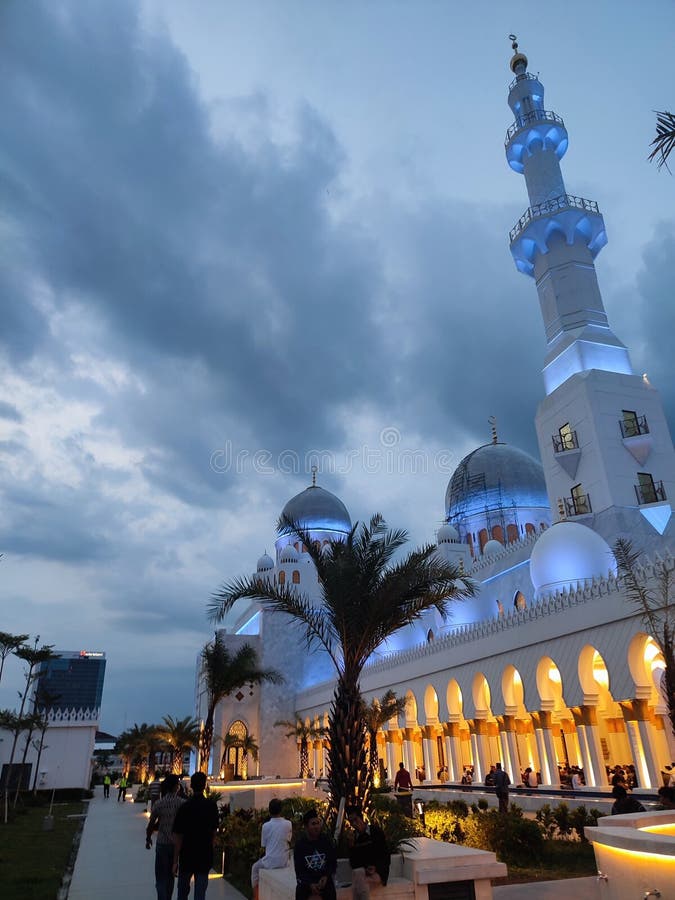 Grand Mosque Syeikh Zayed in Surakarta Editorial Photography - Image of ...