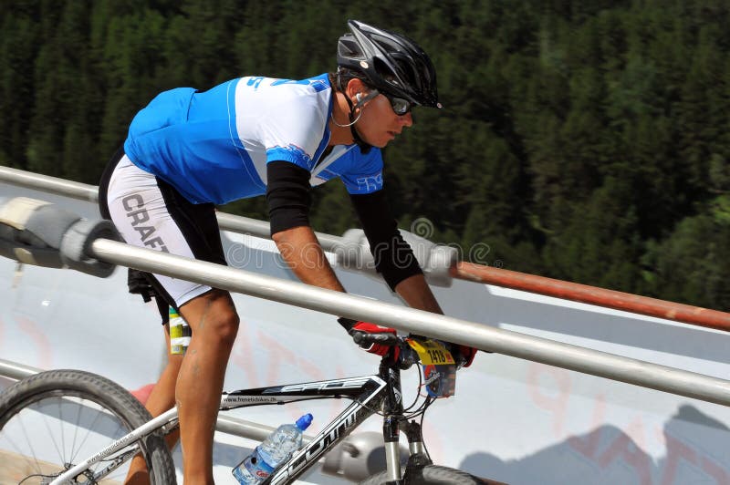 Grand Raid editorial photo. Image of compete, race, mountain - 15744466