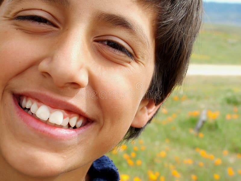 GRAND sourire photo stock. Image du heureux, grimace, enfant - 97110