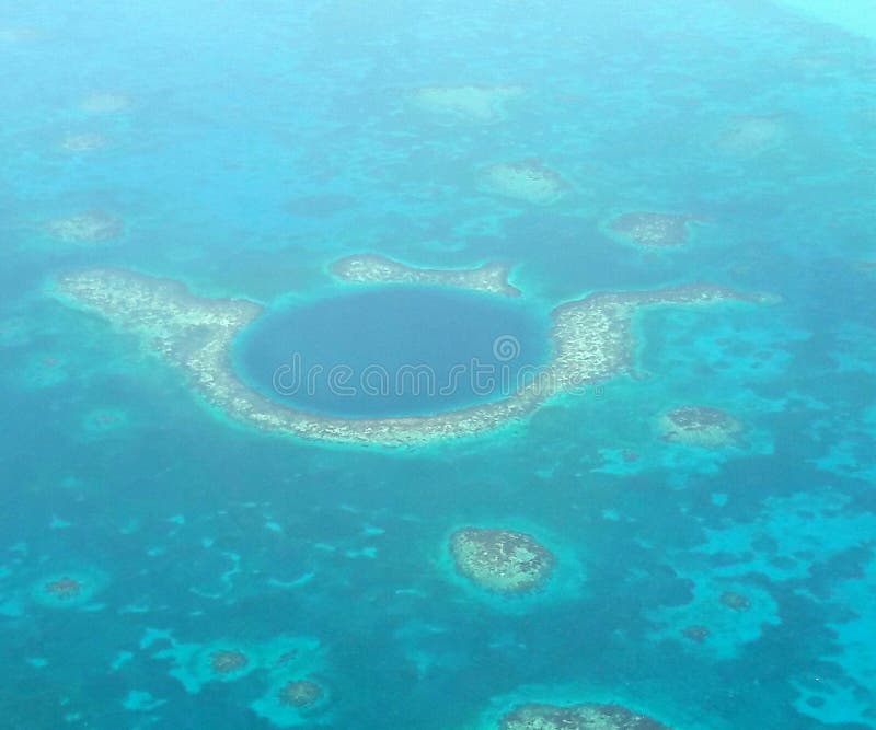 Le Trou Bleu Grand De Belize Image stock - Image du caribbean, gris ...