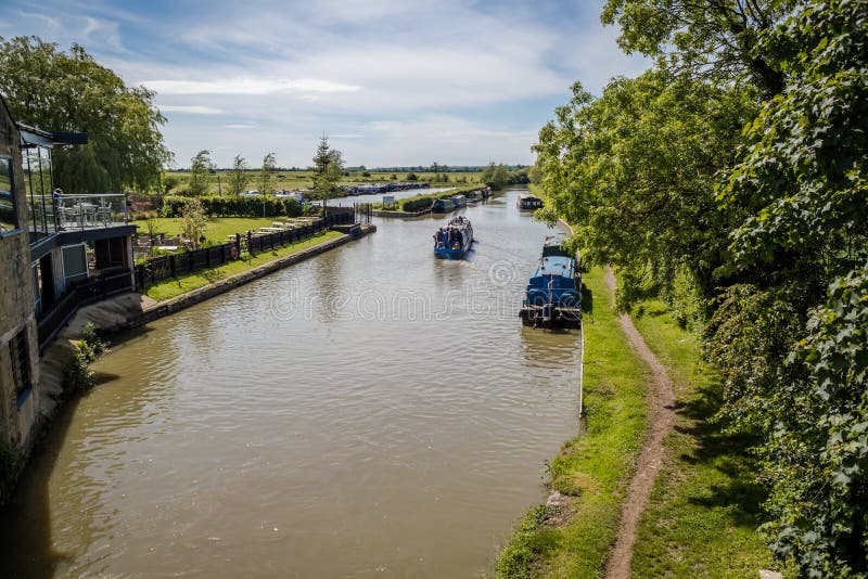 Grand Union canal stock photo. Image of navigation, countryside - 92902514