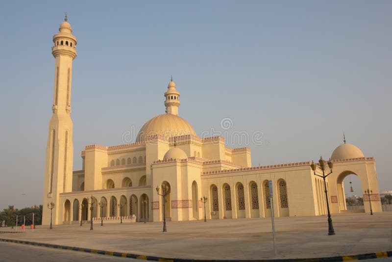 La Grande Moschea Al-Fateh in Bahrein Immagine Stock - Immagine di ...