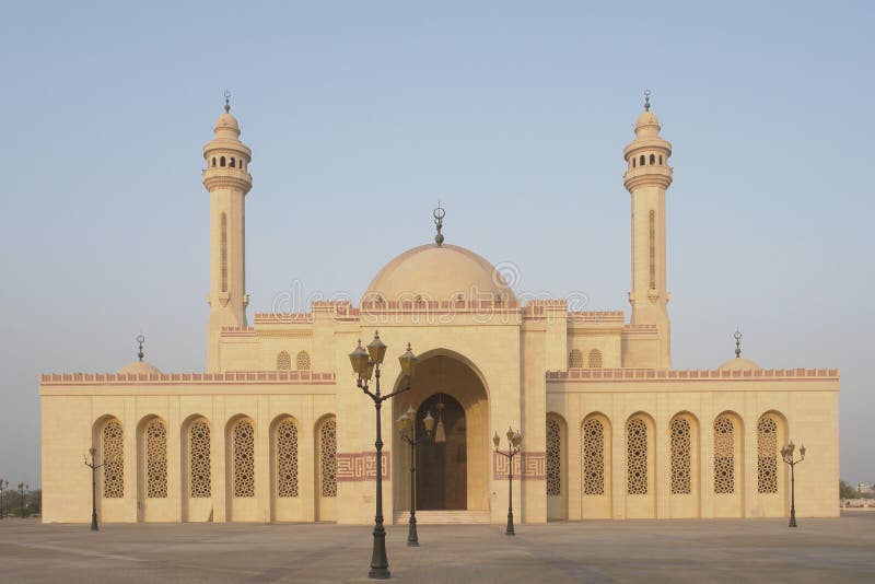 Grande Moschea Al-Fateh a Bahrein Immagine Stock - Immagine di lampada ...