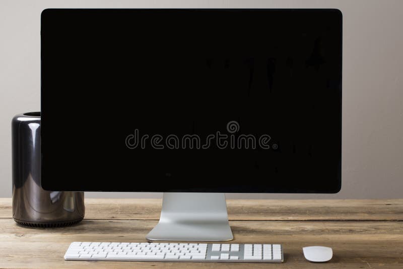 Ampio Schermo Del Computer Con Materiale Di Cancelleria Fotografia ...