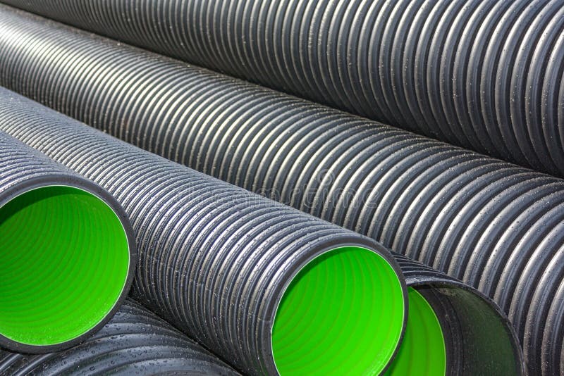 Tubi in PVC Corrugato Di Grandi Dimensioni Per Il Drenaggio Fotografia ...