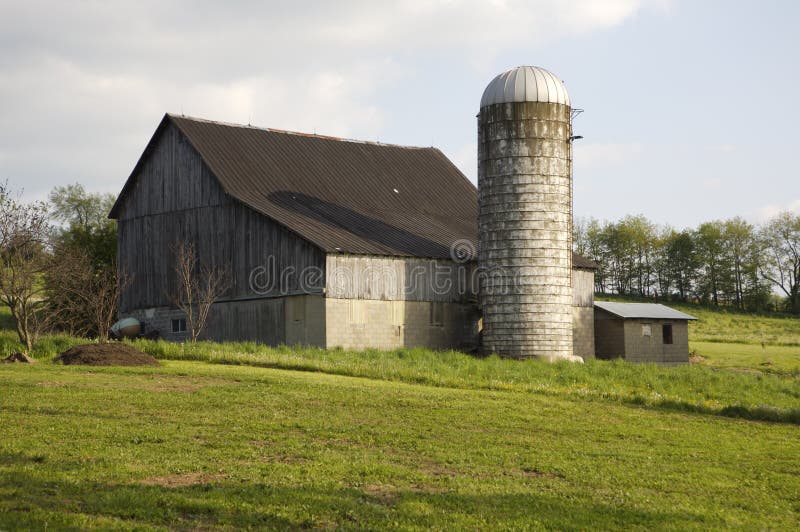Granero imagen de archivo. Imagen de silo, campo, granero - 820091