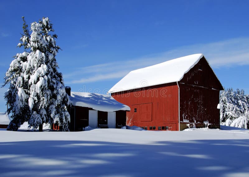 1,098 Photos de Un Paysage Rouge D Hiver De Ferme De Grange - Photos de ...