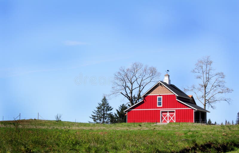Grange rouge neuve image stock. Image du extérieur, architecture - 24704379