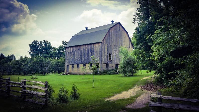 Grange rustique image stock. Image du gris, grange, vieux - 57957809