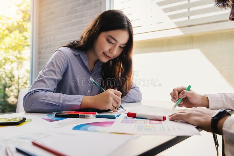 Graphic Designer Creative Meeting Share Ideas Colour for Design ...