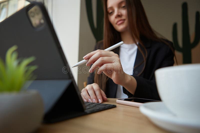 Illustrator Drawing a Sketch on a Tablet Computer with a Stylus Pen ...